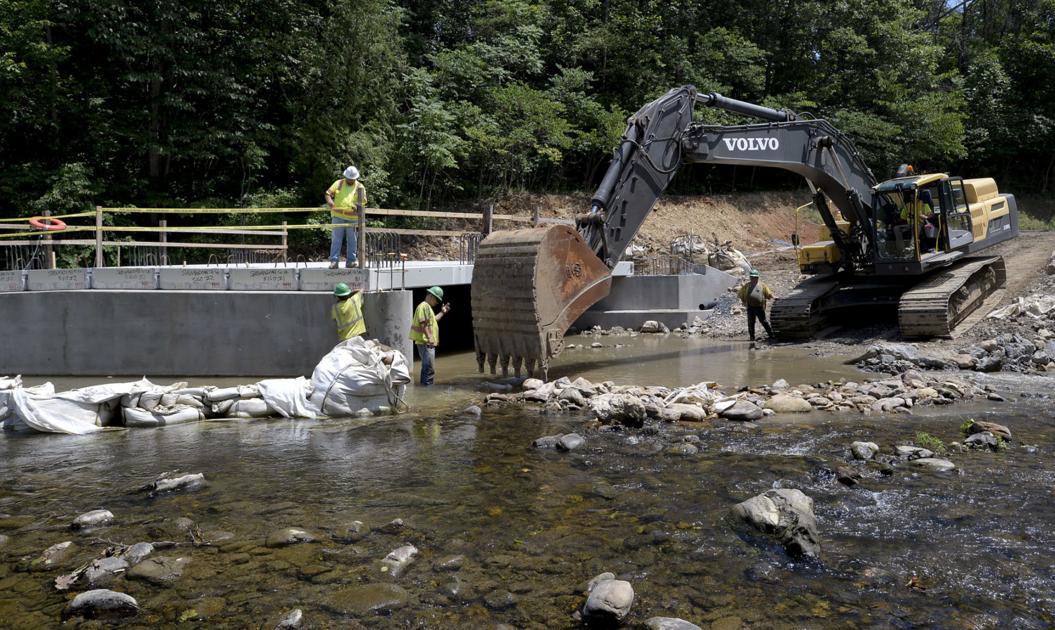 Stoney Creek Bridge work on track | Front Royal | nvdaily.com