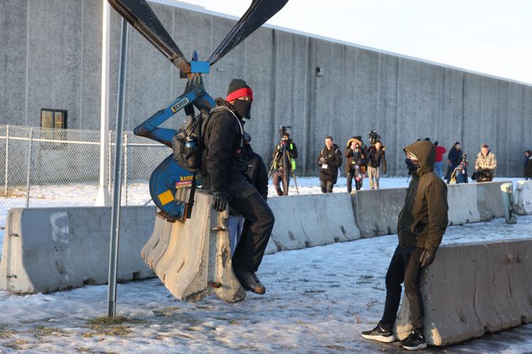 Minneapolis schools offer remote learning as tensions rise over federal ...