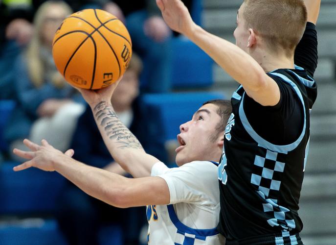 Falcons fall to Panthers for first district loss | Nvdaily | nvdaily.com