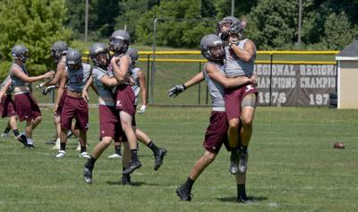 Warren County Football Notebook: Keeney will start at quarterback for ...