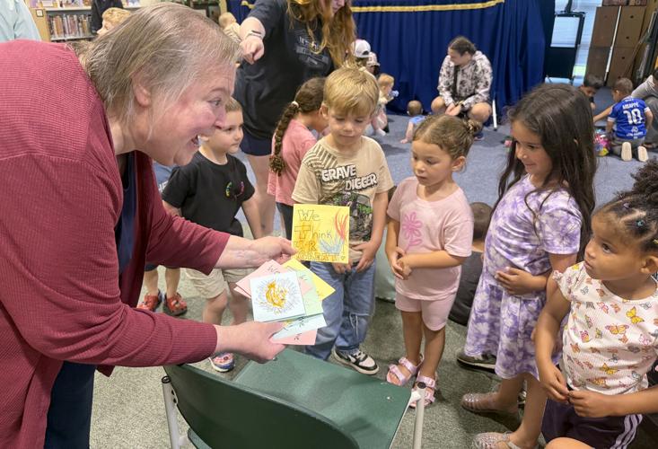 'Miss Donna' retires Friday after 36 years as a children's librarian ...