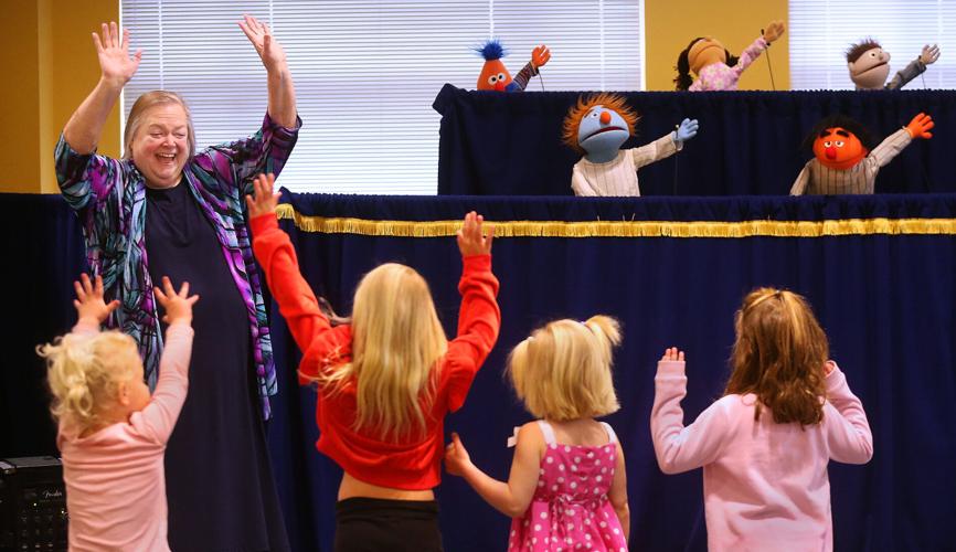 'Miss Donna' retires Friday after 36 years as a children's librarian ...