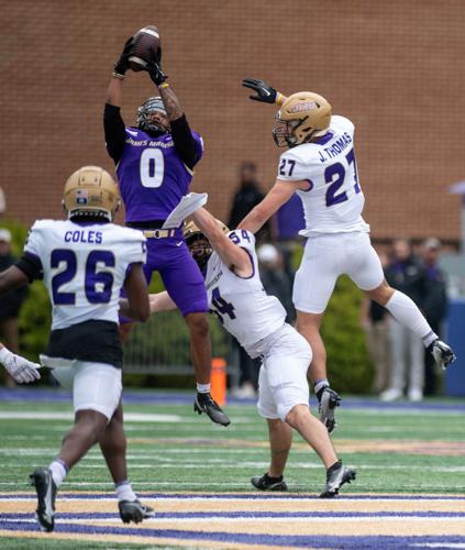Dukes tackle In balanced spring game headlined by QB play | Nvdaily ...