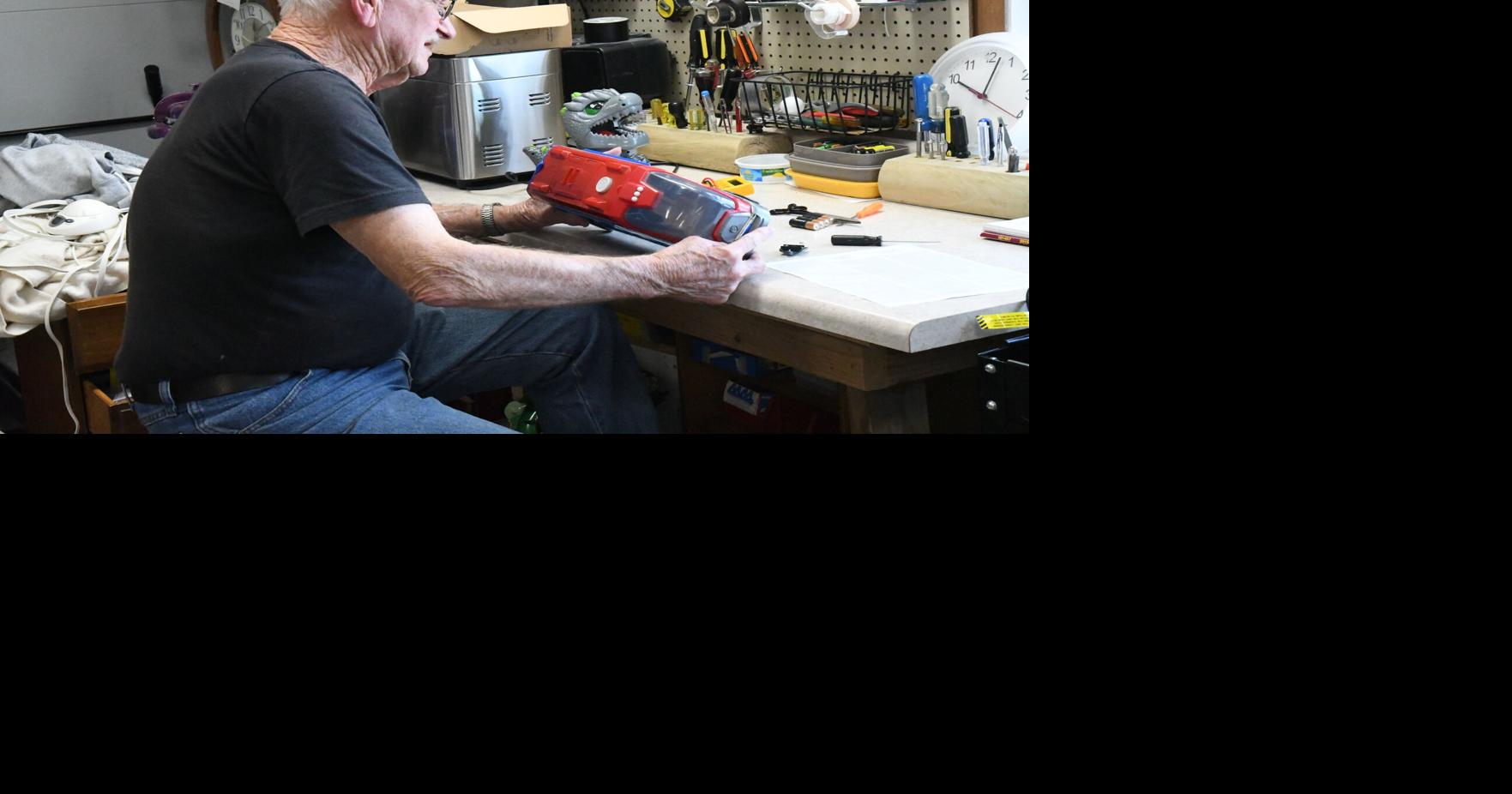 Former Western Christian biology teacher volunteers at Bargain Alley ...
