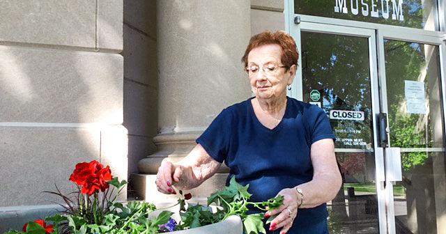 Sheldon gets spring cleaning | News | nwestiowa.com