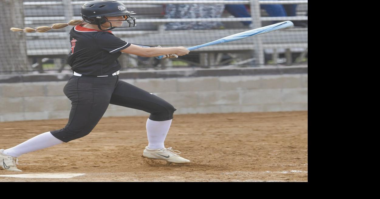 Le Mars softball drops doubleheader to East | Sentinel | nwestiowa.com