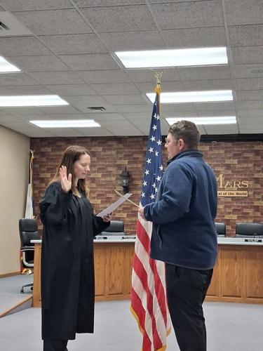 City officials receive oath of office | Sentinel | nwestiowa.com