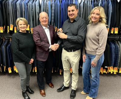 Meschers purchase Claussen’s clothing store | Sentinel | nwestiowa.com