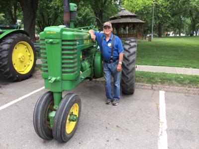 Antique tractors ride through Sheldon | News | nwestiowa.com