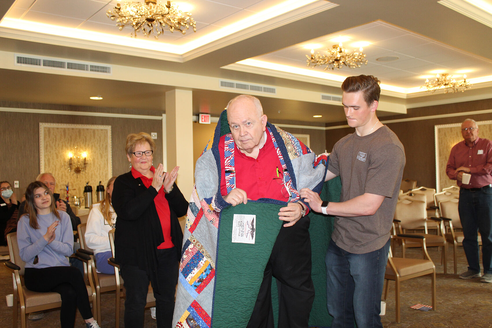 Van Roekel honored with Quilt of Valor | Sioux Center News | nwestiowa.com