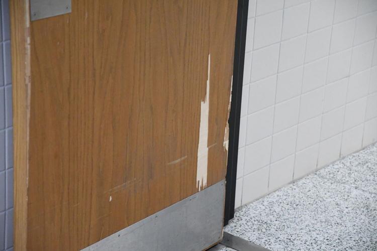 Sheldon board tours high school building | News | nwestiowa.com