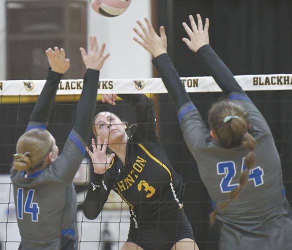 Hinton holds off West Lyon comeback attempt, wins in four | Sentinel ...