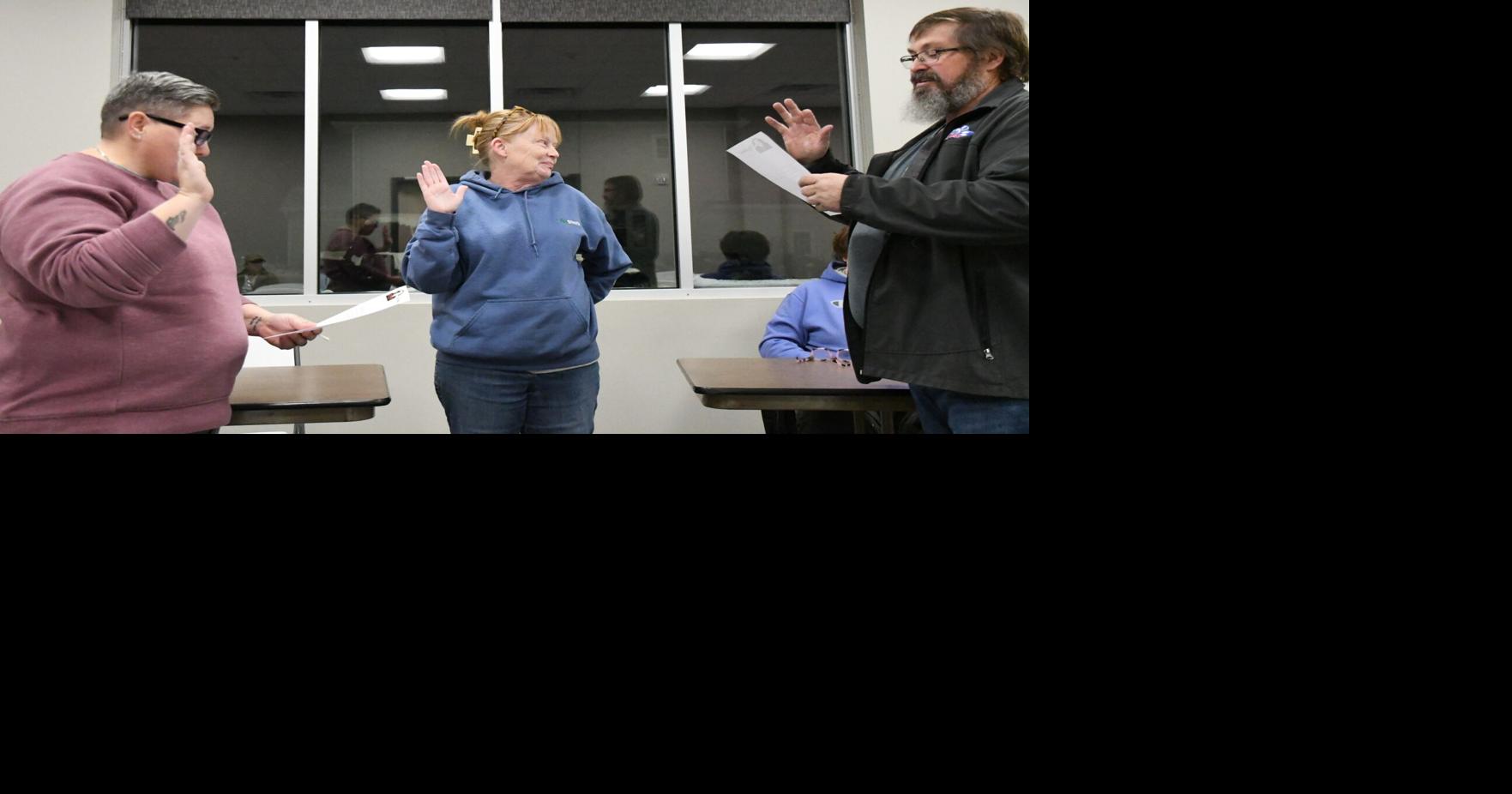 Draper sworn in as mayor; Mills, Webster take council seats | News ...