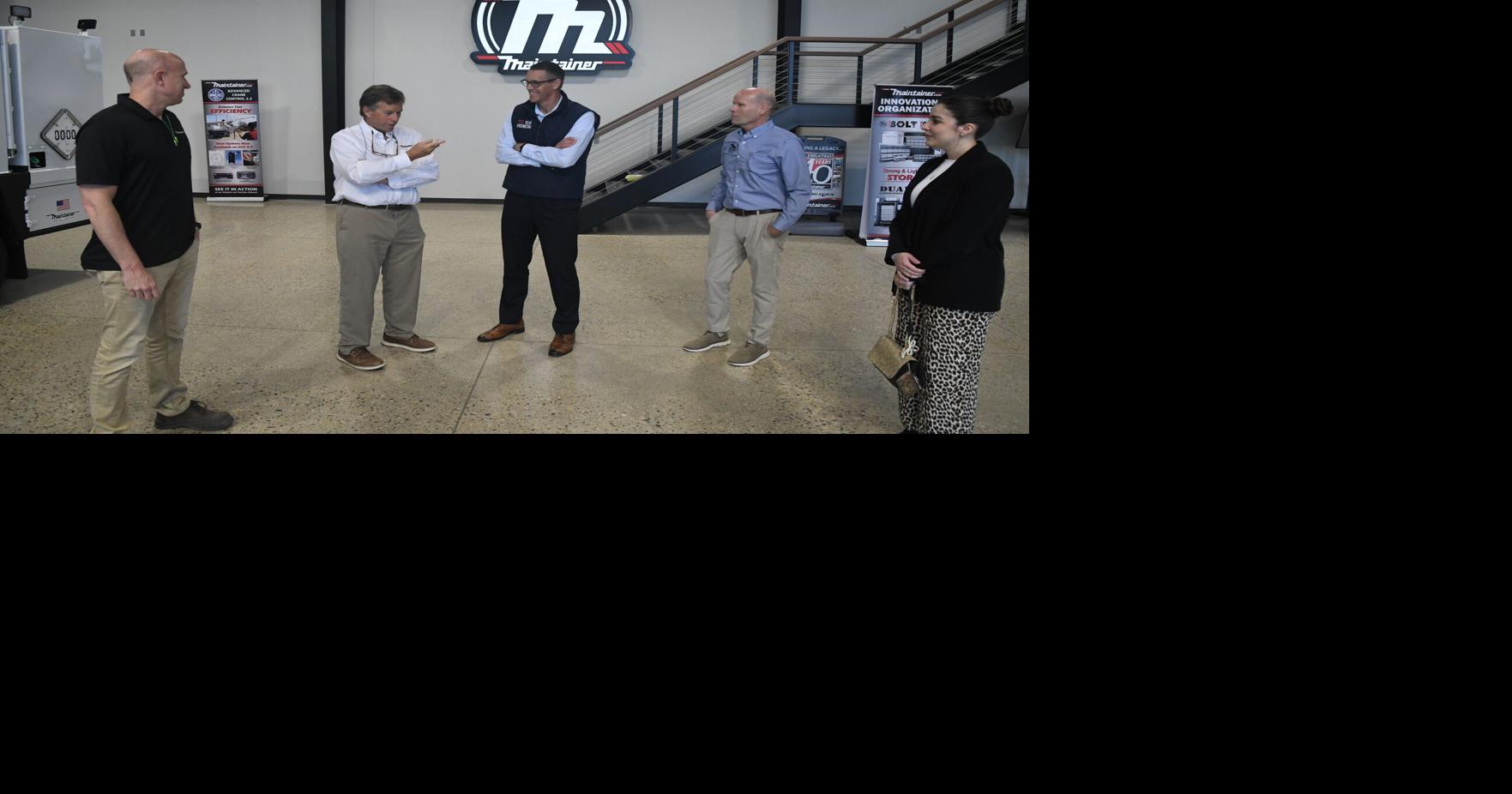 U.S. Rep. Feenstra visits Maintainer in Sheldon | News | nwestiowa.com