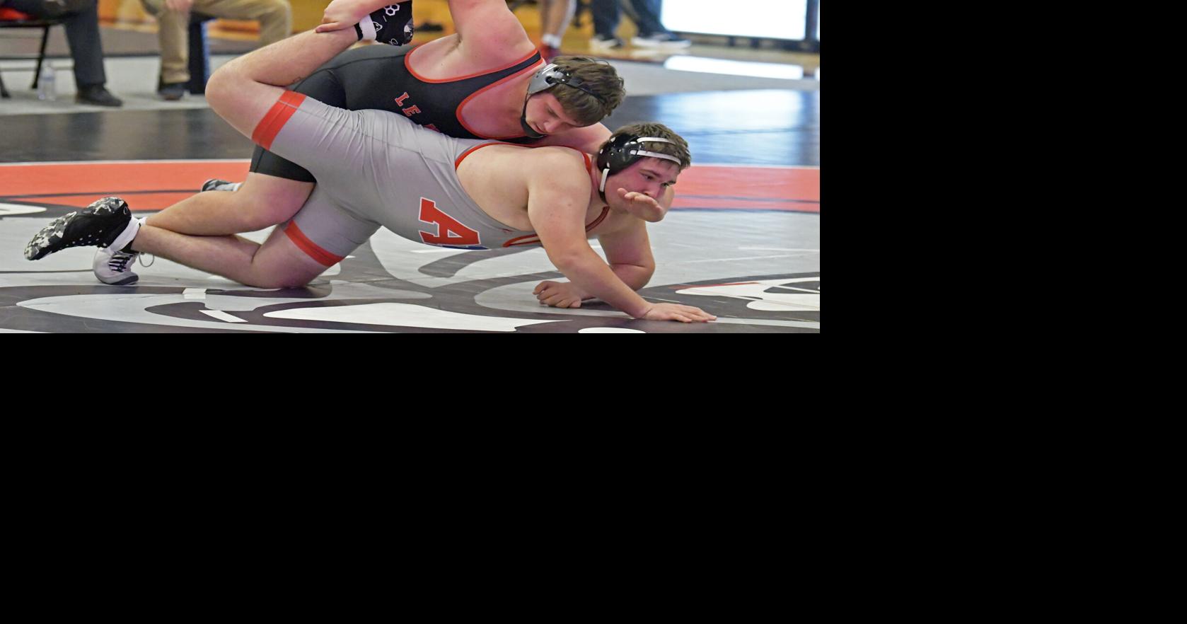 Le Mars boys wrestling wins competitive dual over East | Sentinel ...