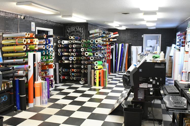 Racing roots drive Sybesma Graphics for two decades | News | nwestiowa.com