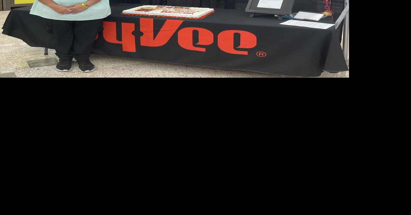 Groepper wins Hy-Vee Legendary Customer Service award | Sentinel ...