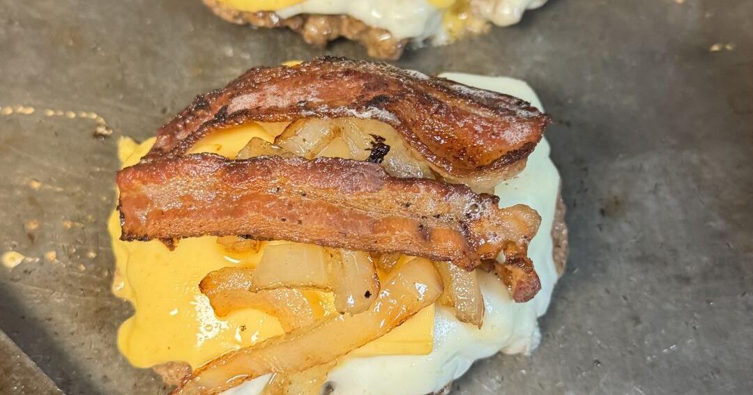 Majestic Eagle Melt wins Munch Madness | Hawarden Independent/Ireton ...