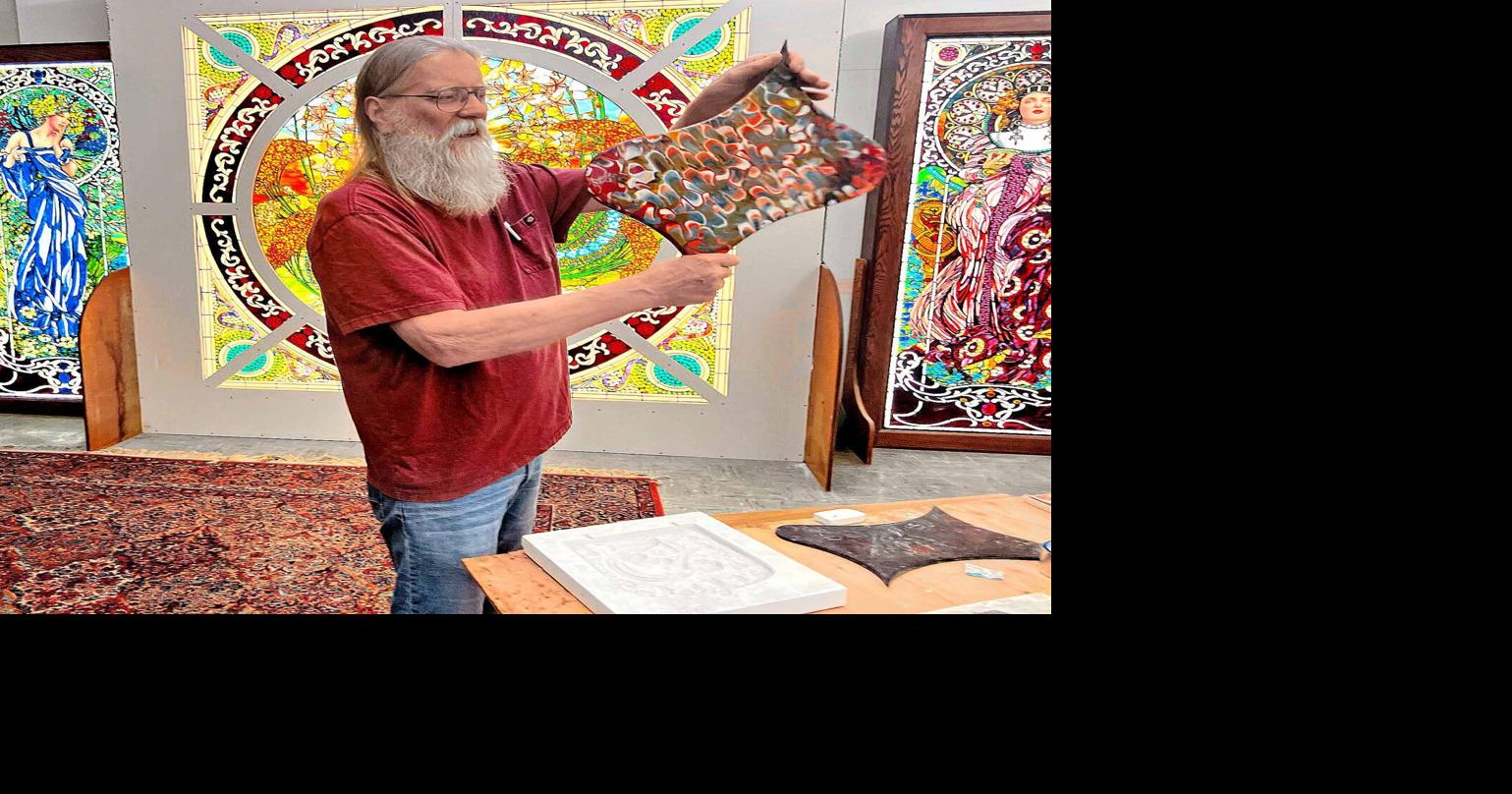 Bogenrief Studios creates art in glass | News | nwestiowa.com