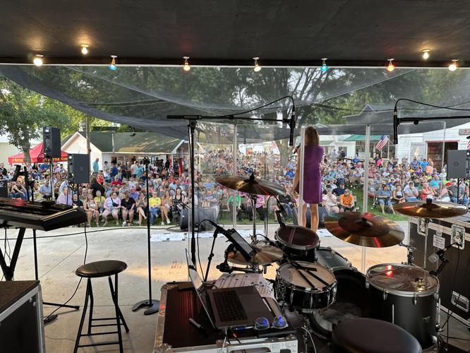 Lee, Saathoff crowned fair king and queen | Sentinel | nwestiowa.com