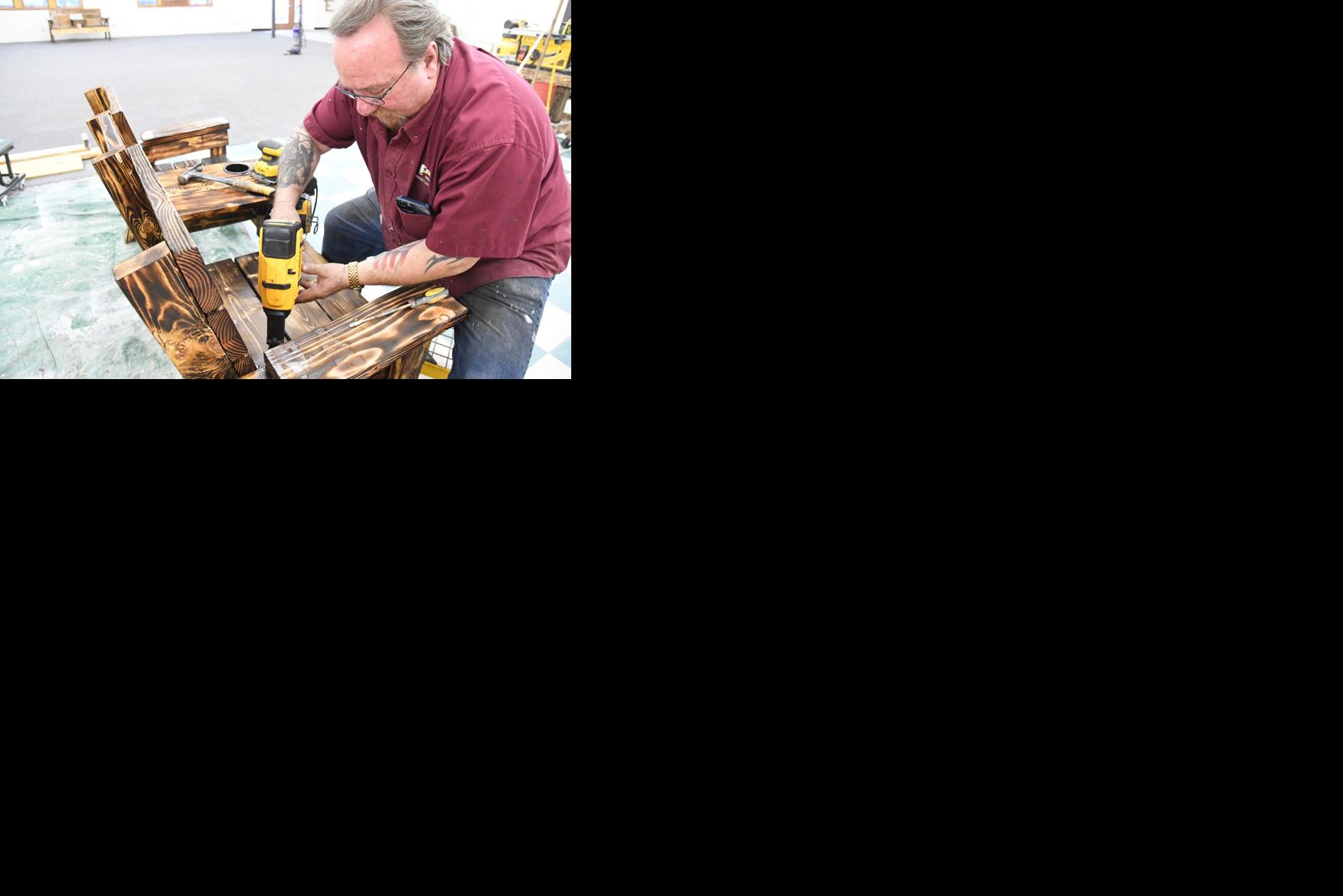 Snedeker's shop fills custom wood orders | Hawarden Independent/Ireton ...