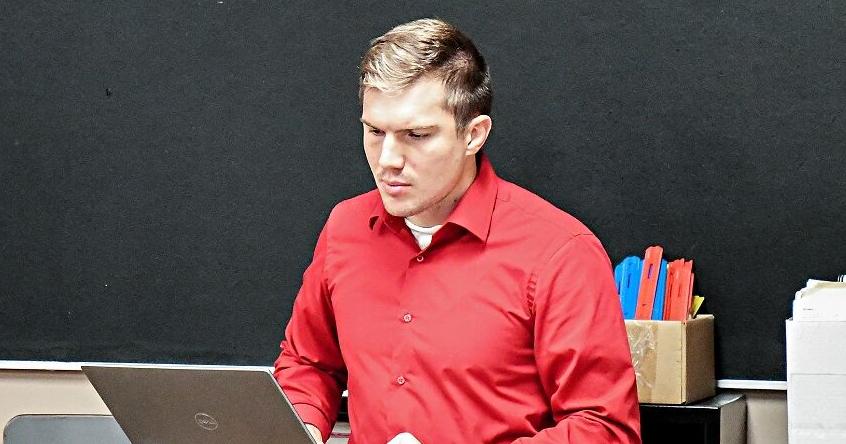 Sheldon instructor teaches new class | News | nwestiowa.com