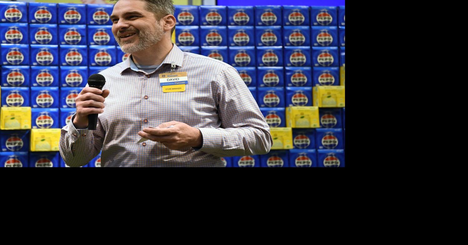 Sioux Center Walmart celebrates updates | Sioux Center News | nwestiowa.com