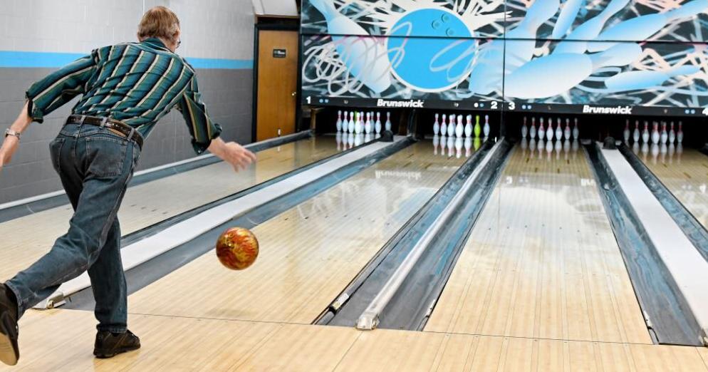 Sanborn bowling alley reopens after flood | News | nwestiowa.com