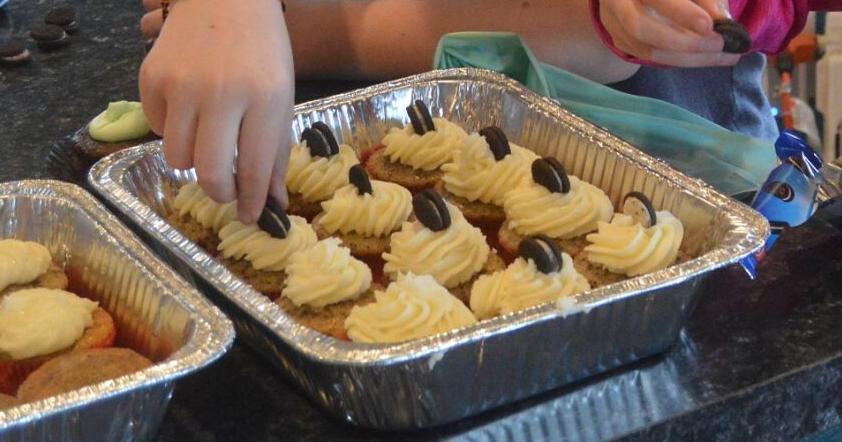 Sisters make hundreds of cupcakes for charity | Gazette-tribune ...