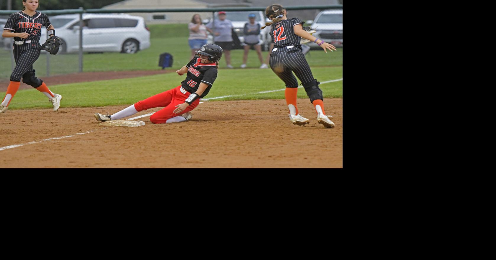 Le Mars softball wins regional opener over Carroll | Sentinel ...