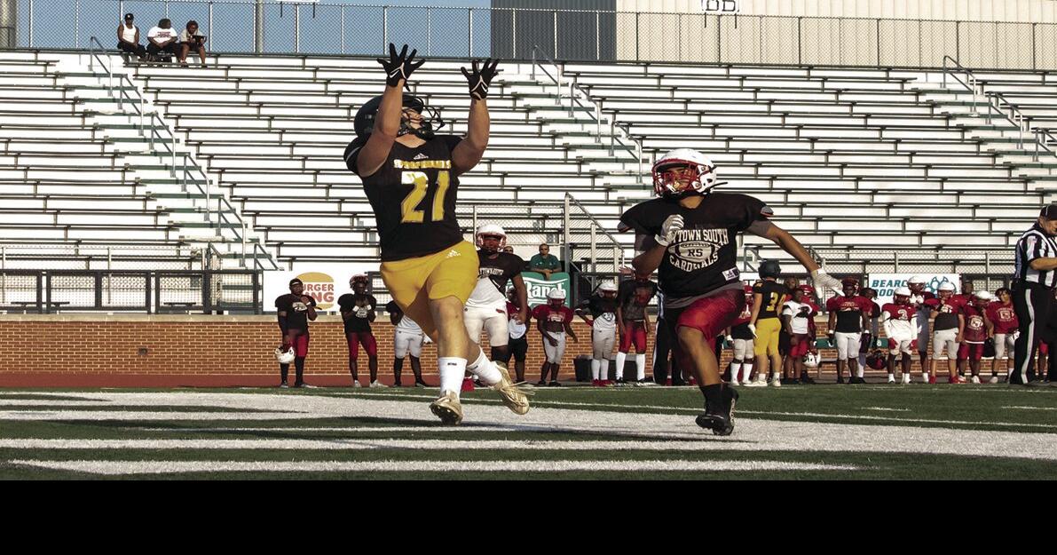 Spoofhound football searches for first win after season-opening loss ...