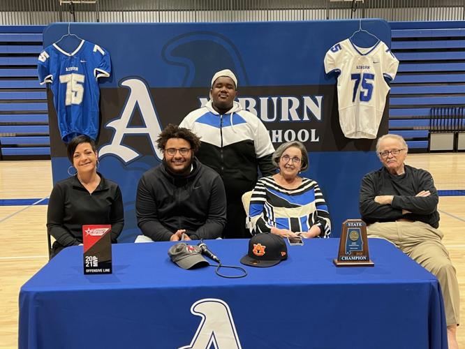 Auburn High offensive lineman Bradyn Joiner commits to Auburn University