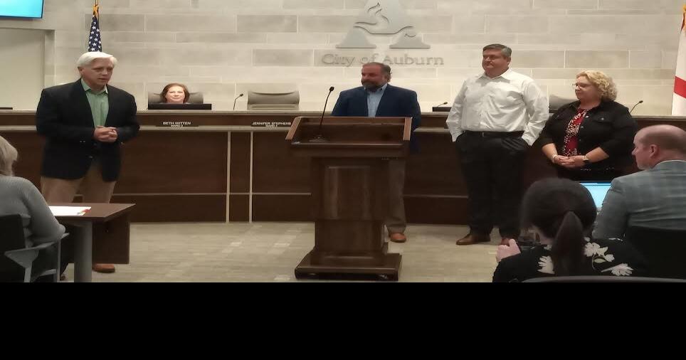 Auburn mayor Ron Anders recognizes outgoing city council members Hovey ...