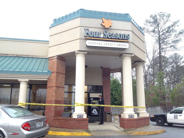 Auburn credit union robbed Thursday, suspect in custody | Crime News ...