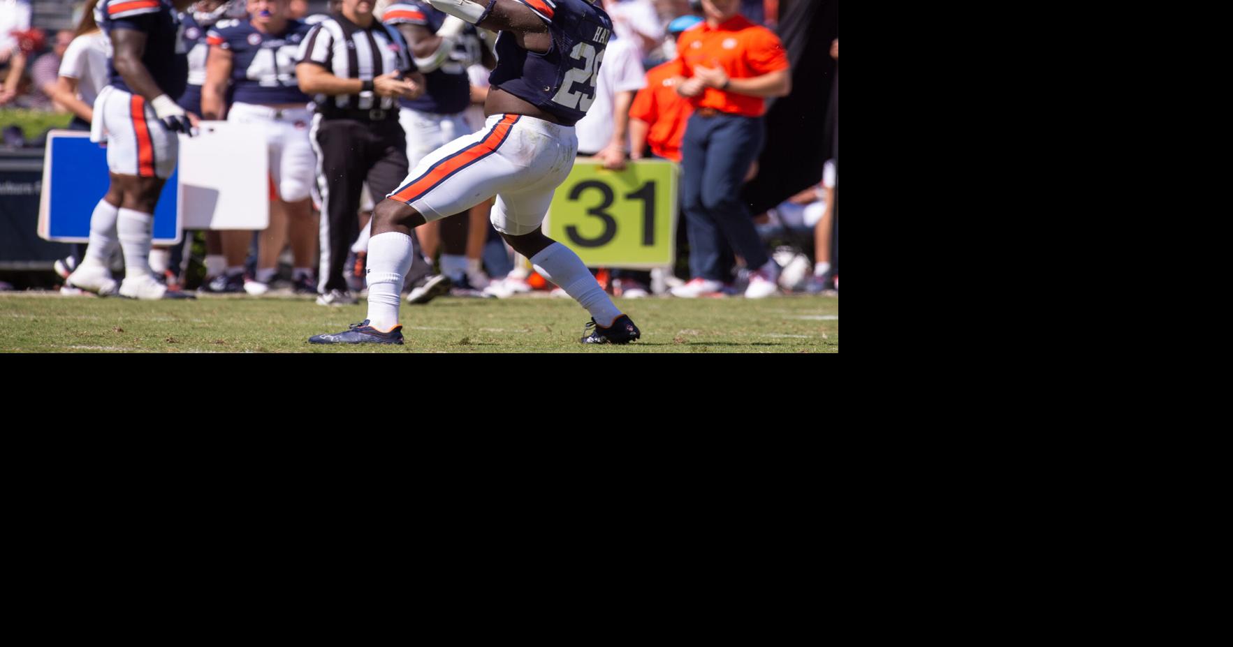 Auburn's Derick Hall nabs weekly SEC honor