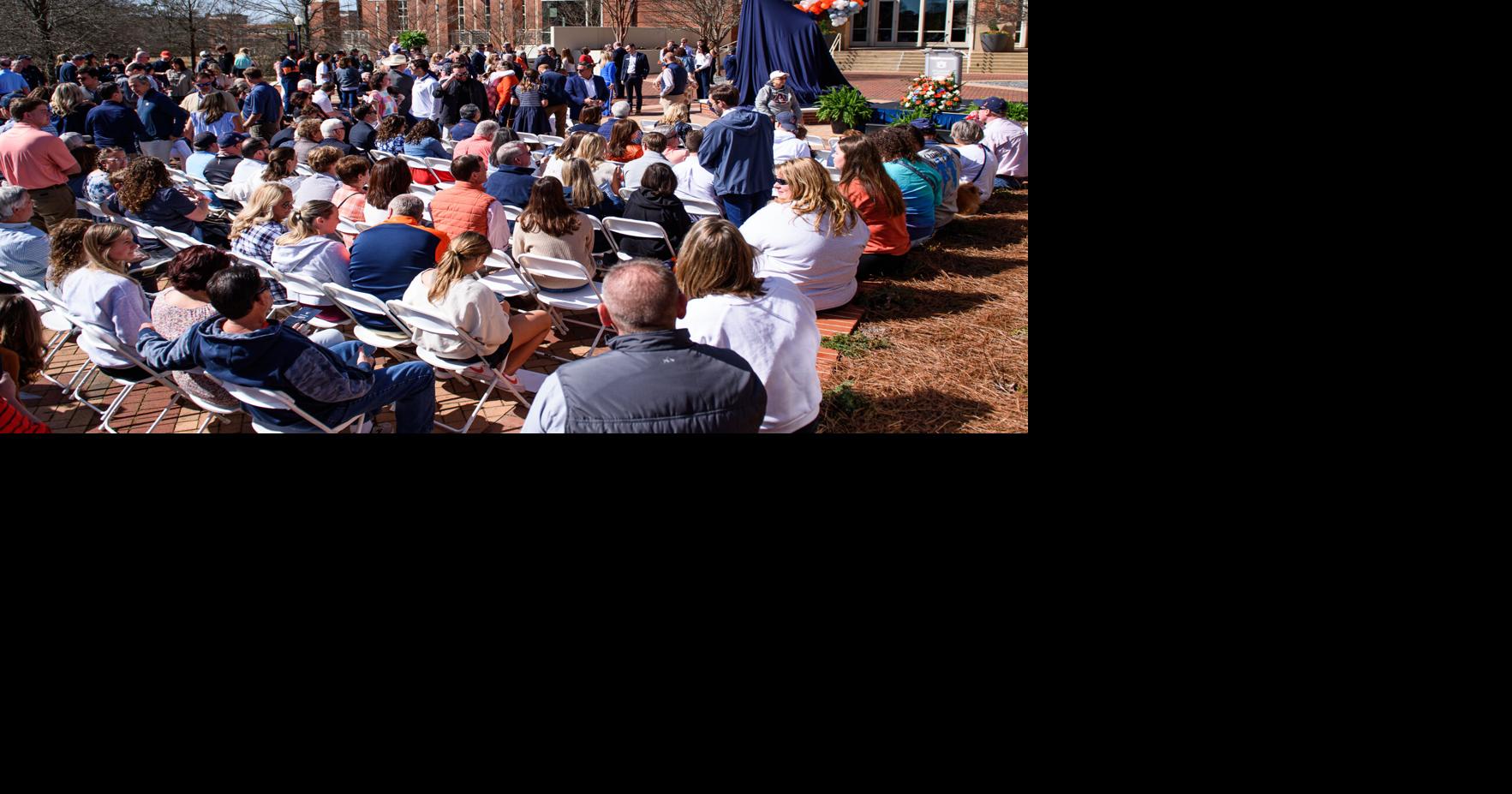 Aubie statue unveiling