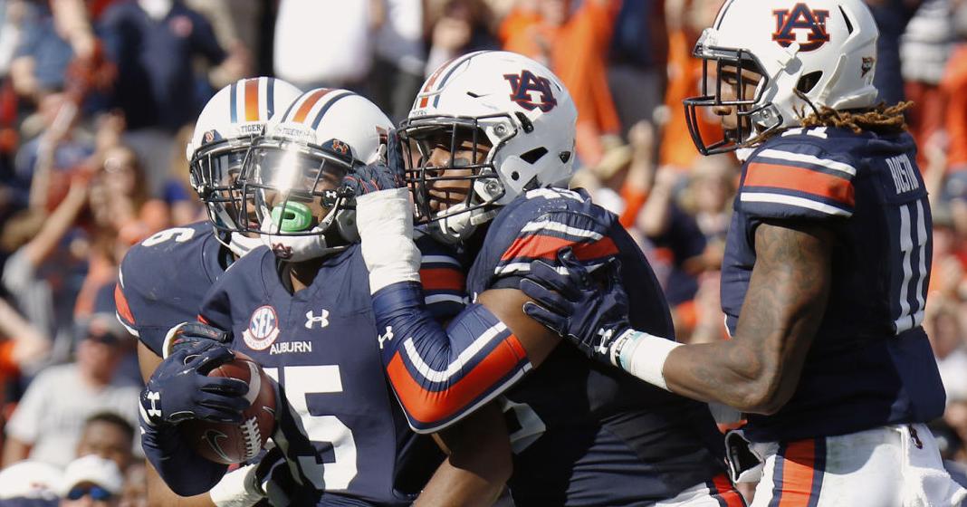 ‘Smart cheater’ Josh Holsey makes another decisive play for Auburn’s ...