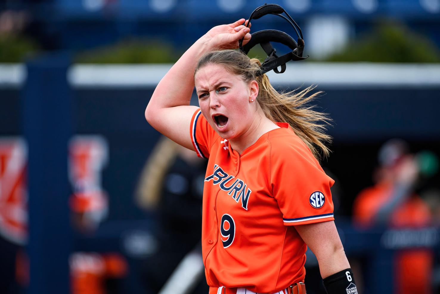 Auburn's Maddie Penta throws perfect game