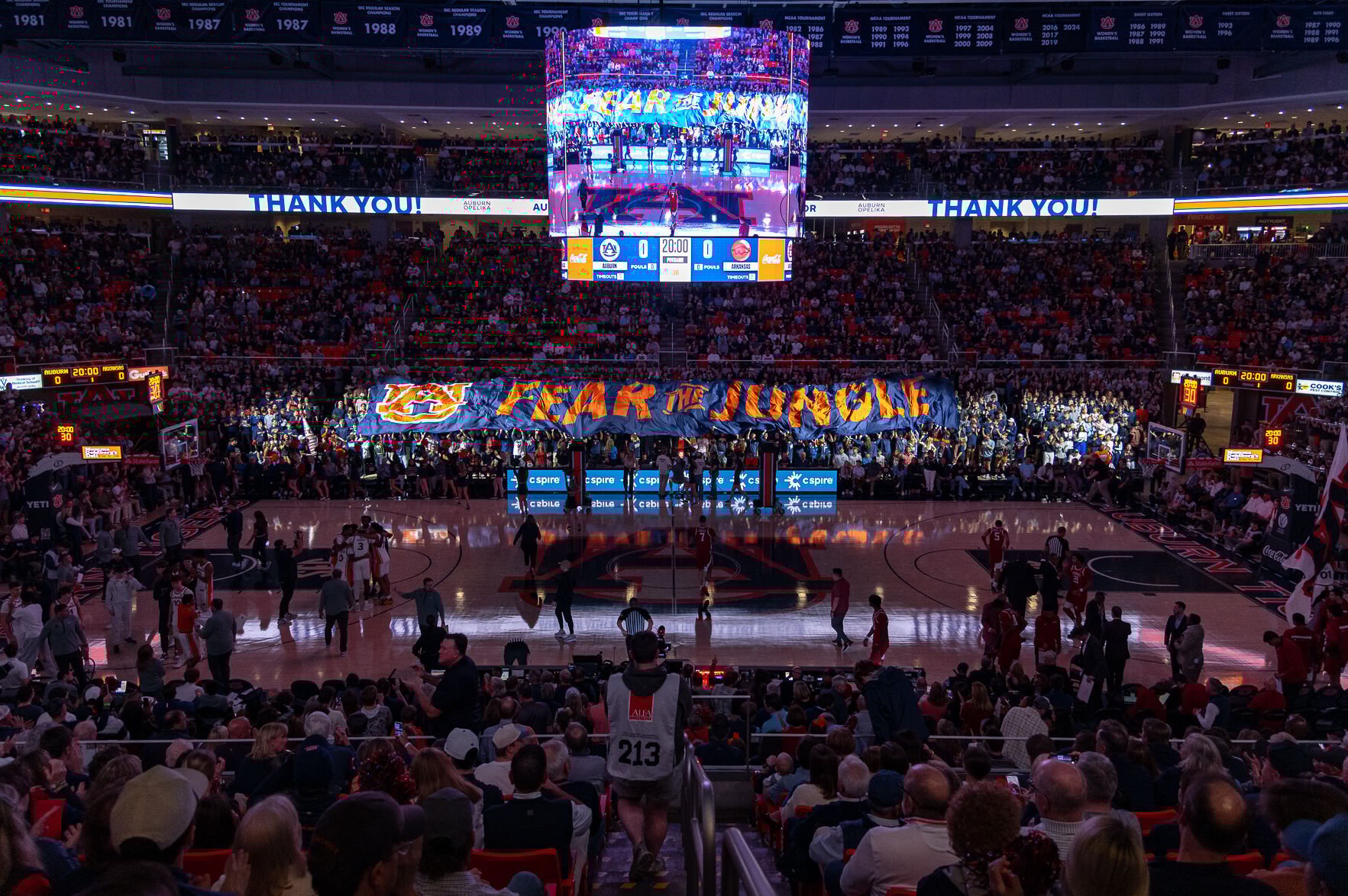 Auburn basketball defeats Arkansas
