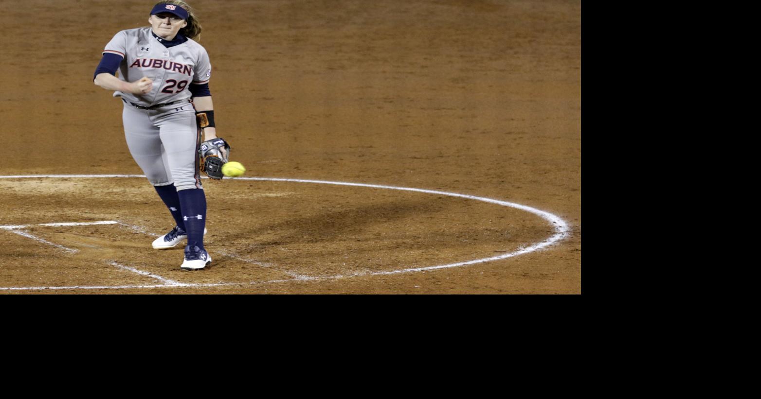 Auburn softball kicks off Mickey Dean era with doubleheader sweep