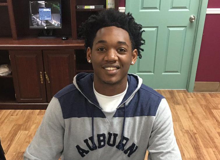 When will Austin Wiley join the Auburn men's basketball team?