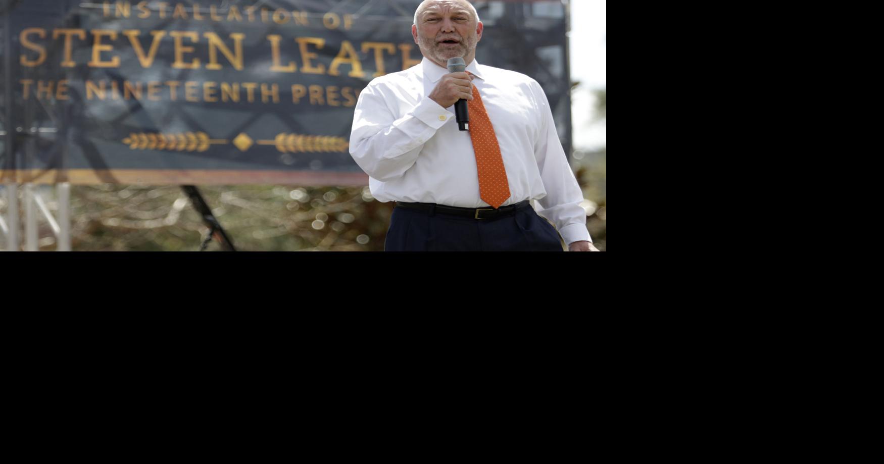 Auburn students mark president Steven Leath's installation with festivities