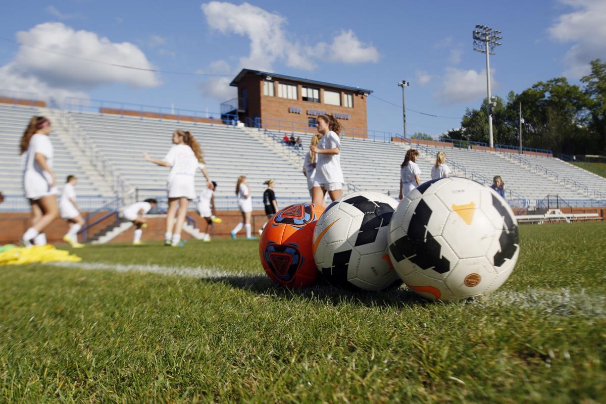 Auburn School Board approves synthetic turf at Duck Samford Stadium