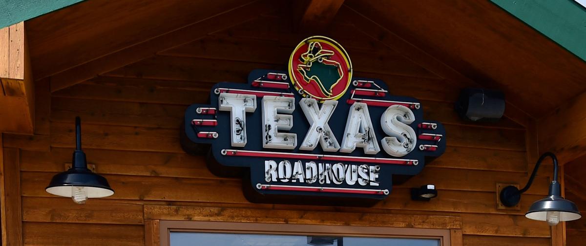 Texas Roadhouse on track to open in Opelika in early February, managing ...