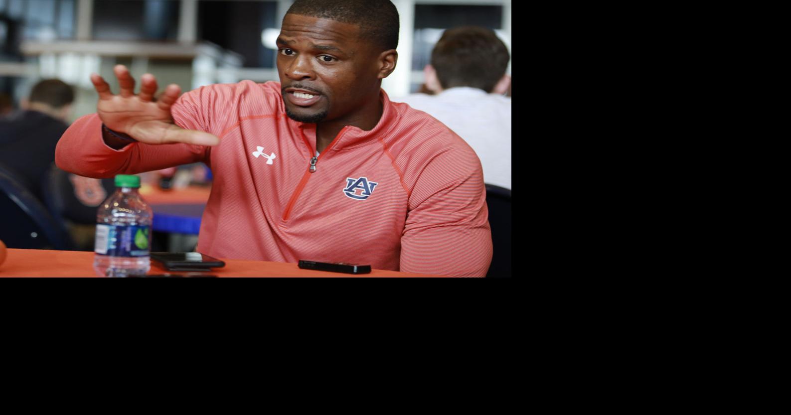 Auburn LB coach Travis Williams draws on personal experience while ...