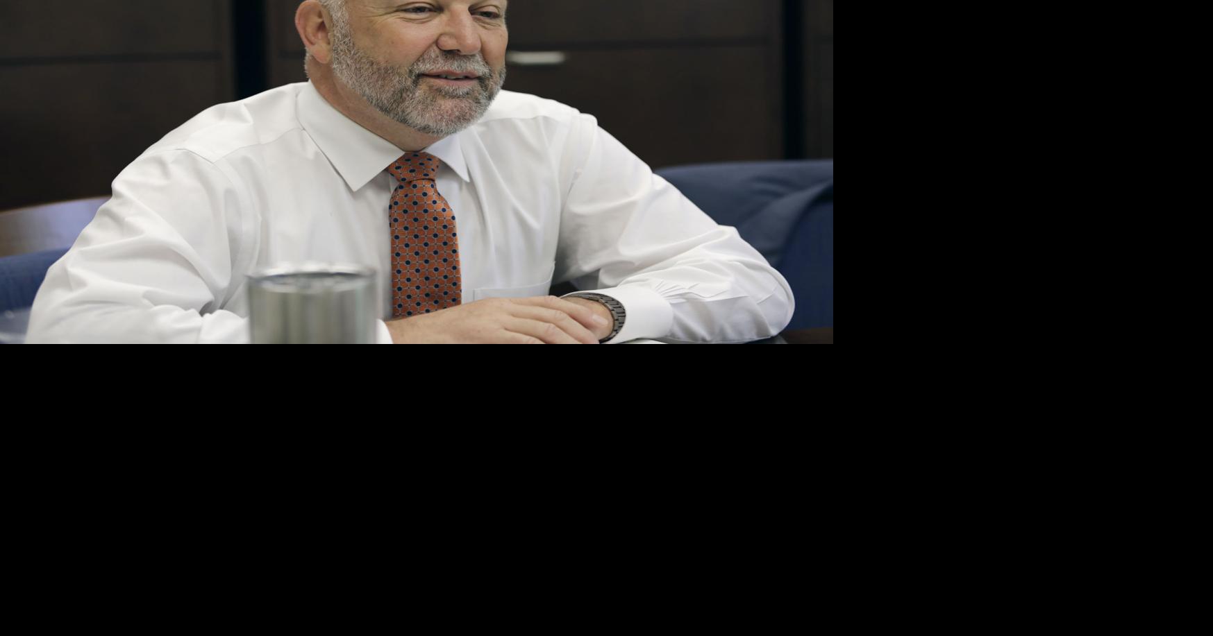 AU president Steven Leath to name chief of staff during fall semester