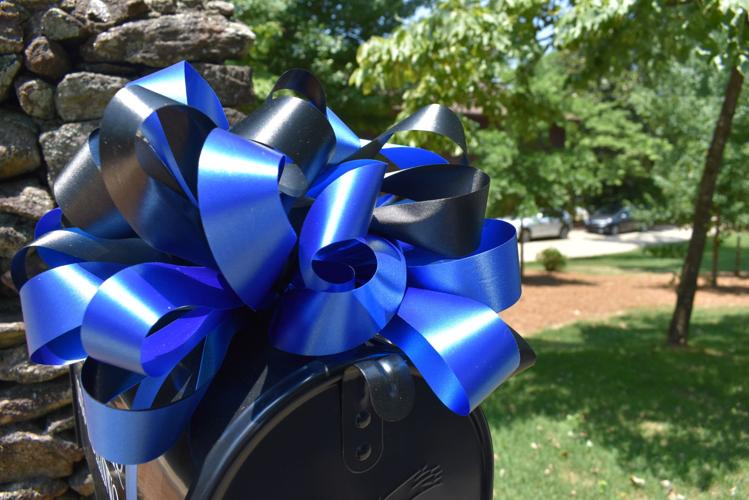 'Hugs from every mailbox': Collinwood neighbors support recovering ...