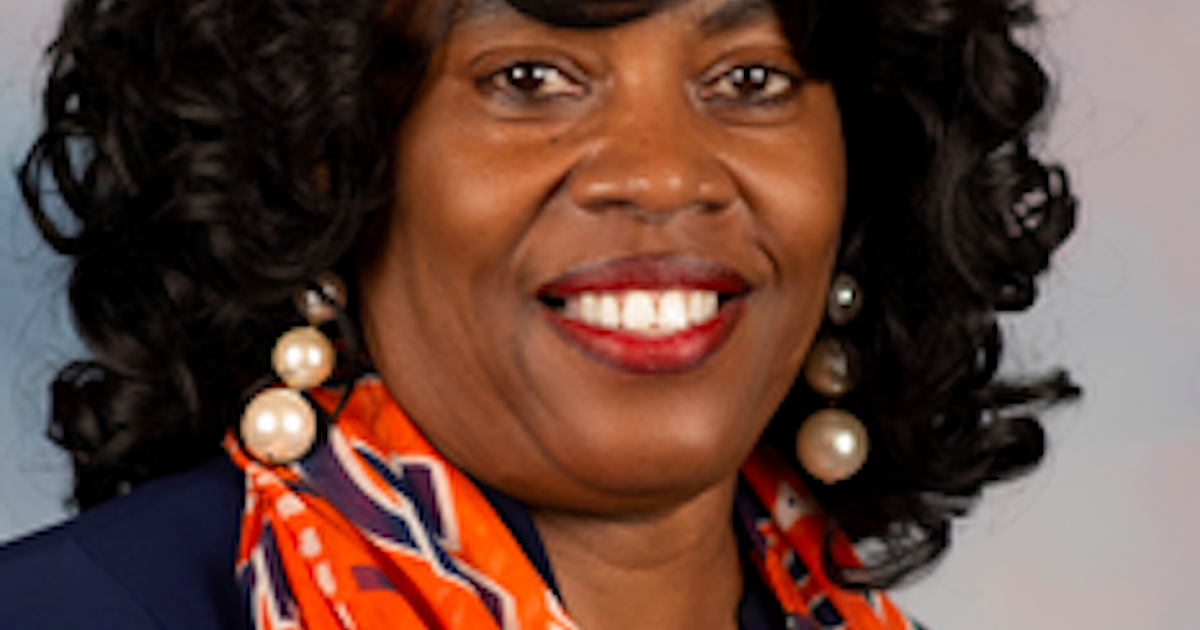 Fitch-Taylor takes stage alone at first forum for Auburn City Council ...