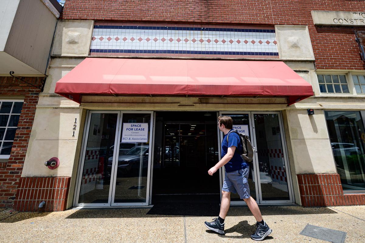 Five Guys restaurant in downtown Auburn permanently closed