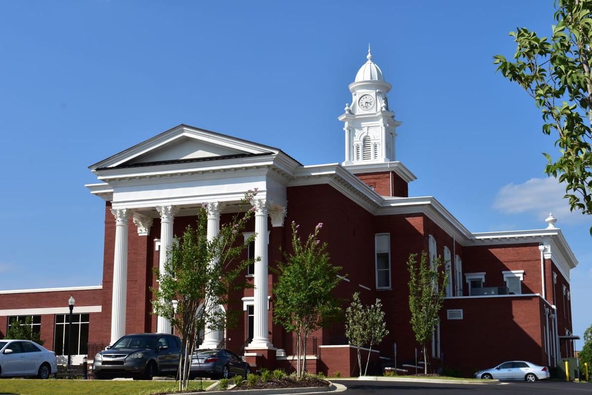 Leaders, residents celebrate Lee County Courthouse | Crime News | oanow.com